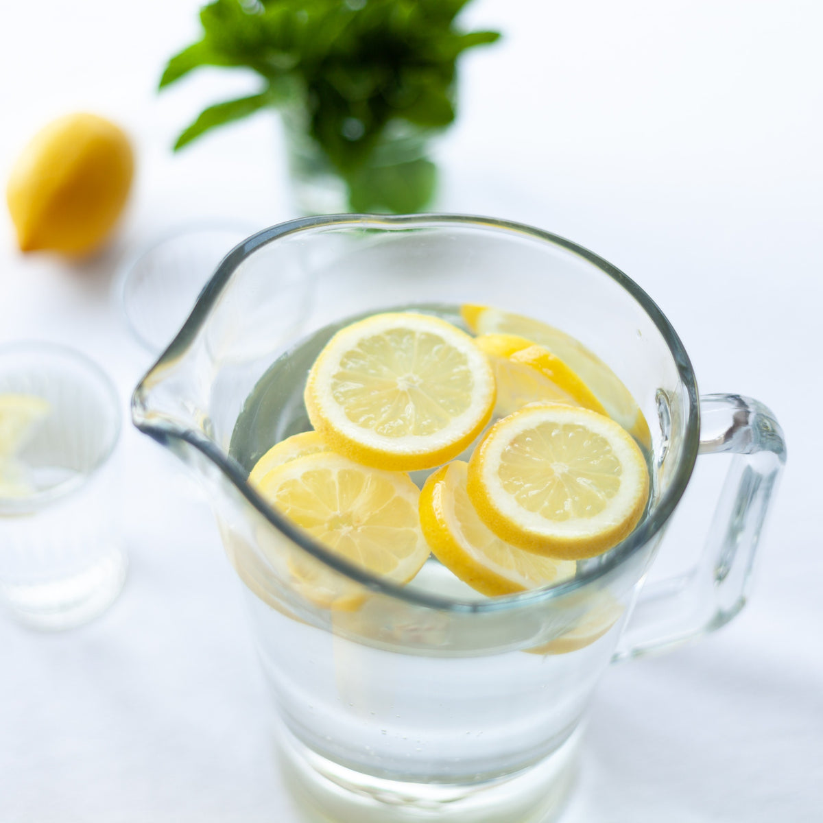 Lemon Water Fasting Vs. The Lemon Water Detox Diet – Swolverine