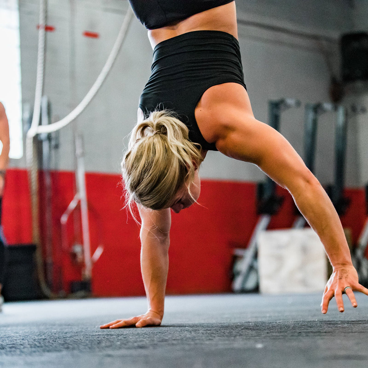 Wall Walks: How To Crush Your CrossFit Wall Walks – Swolverine