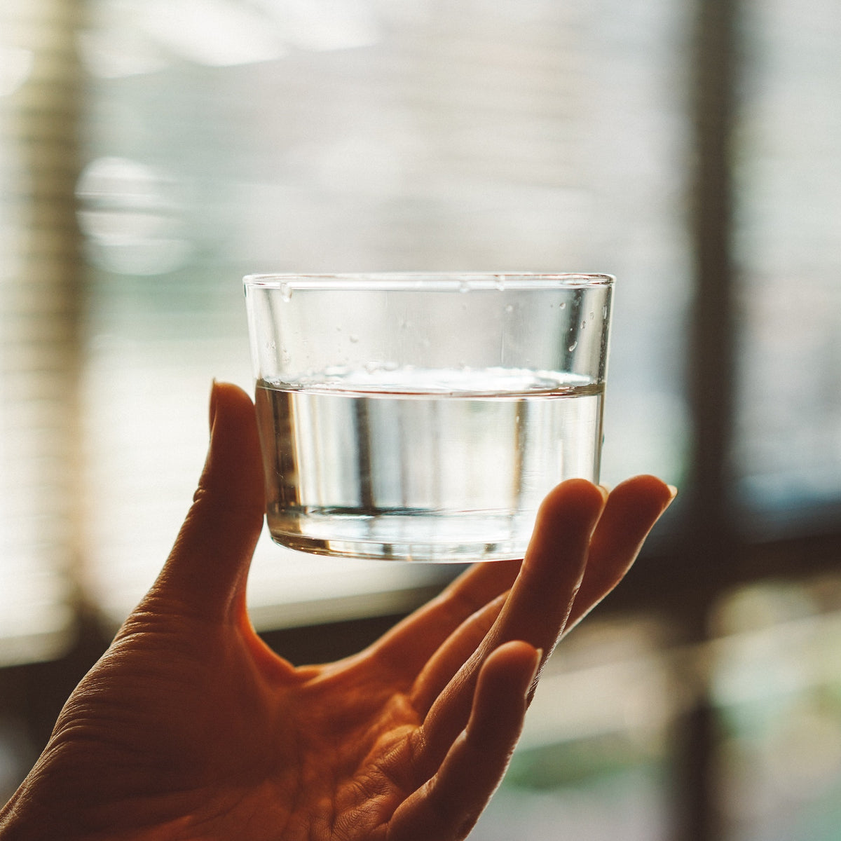 Does Drinking Water Help You Lose Weight? – Swolverine
