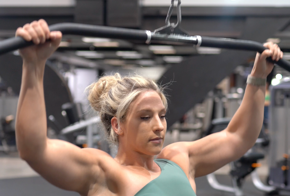 Unlock Lat Gains: The Ultimate Guide to Reverse Grip Lat Pulldowns ...